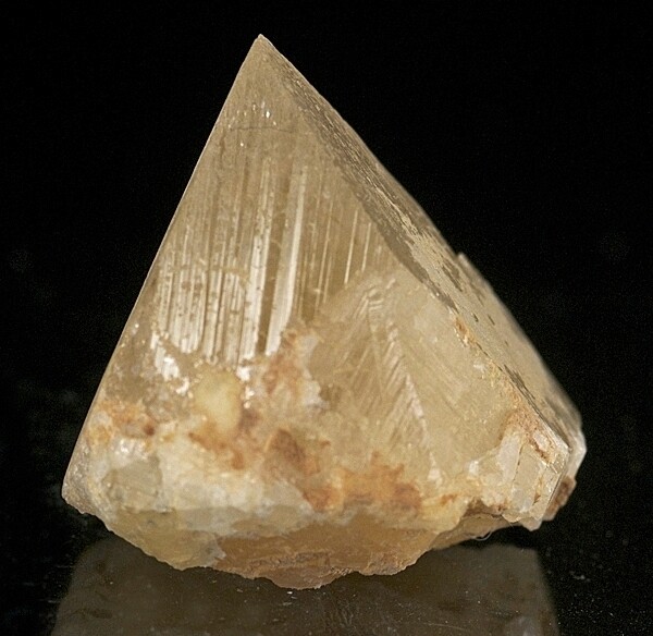 Powellite (fluorescent) | Jalgaon District, Maharashtra, India