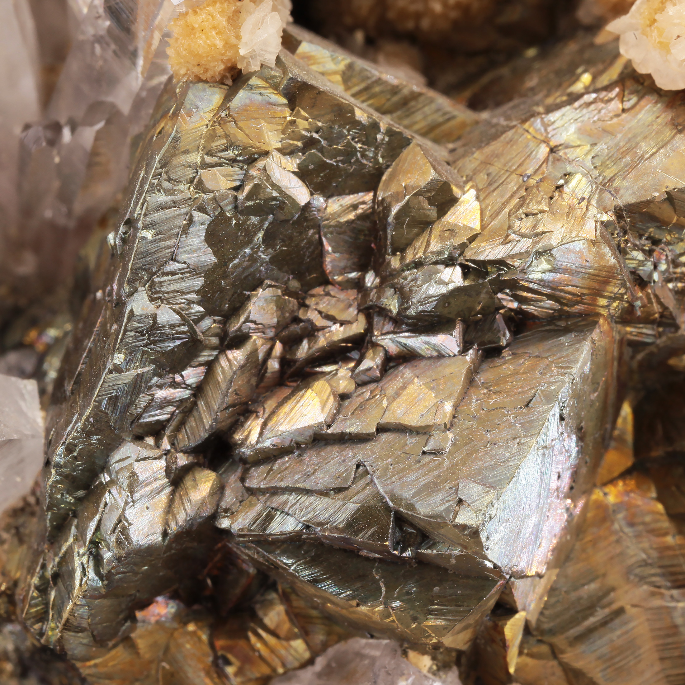 Chalcopyrite with Quartz, Siderite and Calcite | Herja Mine, Baia Mare ...