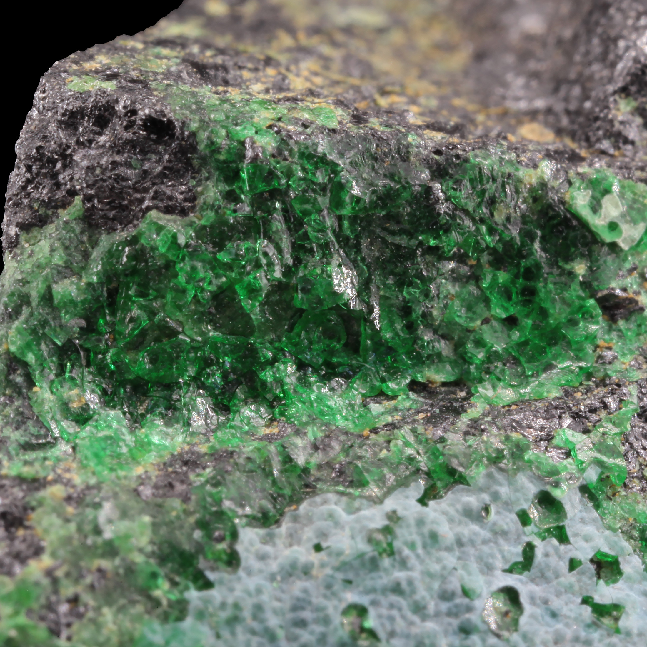 Zaratite (possibly Gaspéite) | Wood's Chrome Mine, Texas, Little ...